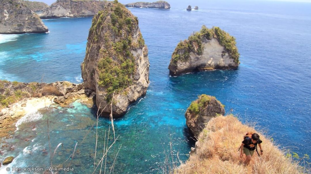 Pantai Atuh Nusa Penida Bali: Foto, Wisata, Tiket Masuk