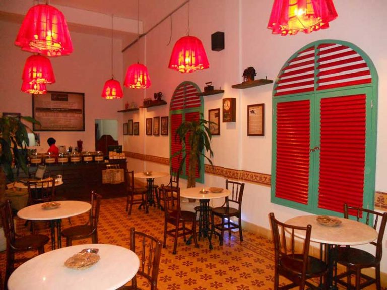 15+ Cafe di Medan yang Keren, Murah, Unik, Terkenal!