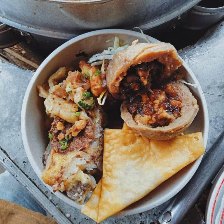 25+ Bakso Enak di Bali (Raksasa, Urat, Halus, Beranak, Lava)