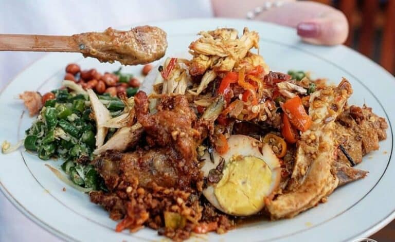 20 Tempat Kuliner di Bali dan Info Harganya, 100% Nikmat!